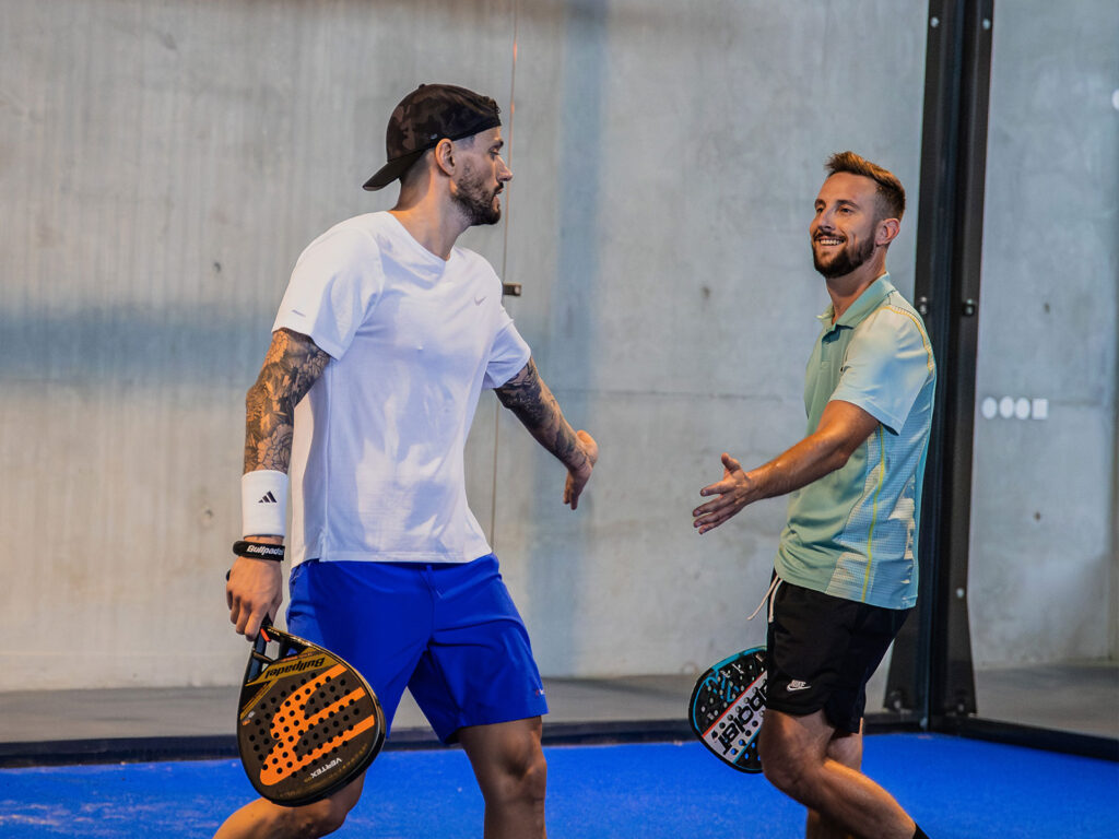 Terrains, cours individuels ou collectifs & stages de Padel à Lyon